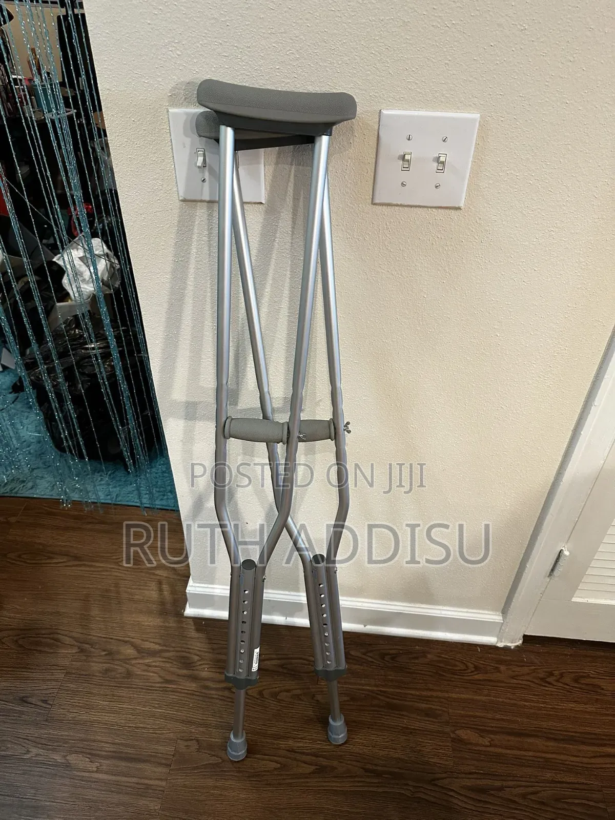 Crutches Help You Stand, Walk and Move Without Putting Your Full Weigh ...