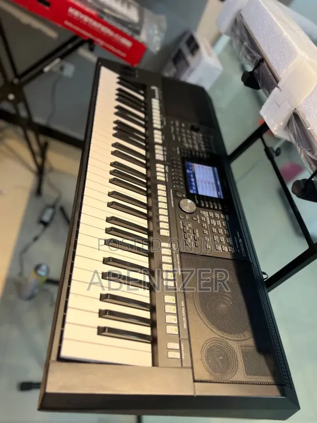 Yamaha S950 Keyboard