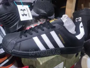 Oldschool Adidas in Addis Ketema - Shoes, ነጋድራስ ገበያ | Jiji.com.et