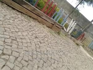 ፈራሽ ቤት ያለው። Yemishet Meret Asko Akababi, Addis Ababa, አስቸኩዋይ in Gullele ...