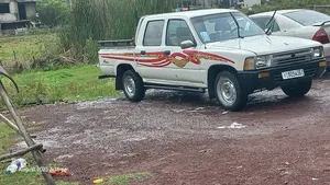 Toyota Hilux 1991 White in Nifas Silk-Lafto - Cars, Daniel Mesfin ...