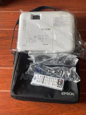 Epson Eb-E500 Xga 3lcd Full Hd Projector 3,300 Lumens 12.000 Horse in ...