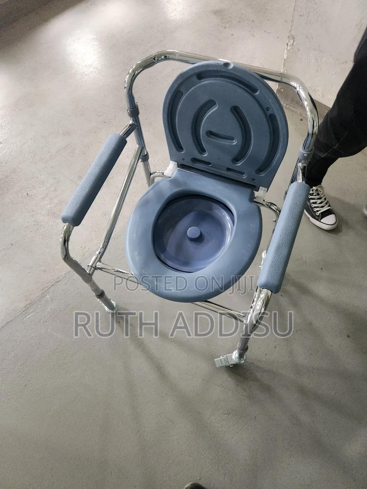 Commode Chair ባለ ጎማ መፀዳጃ ወንበ孓並commode Chair𡯁夊toilet Chair夷狄poty Chair ...